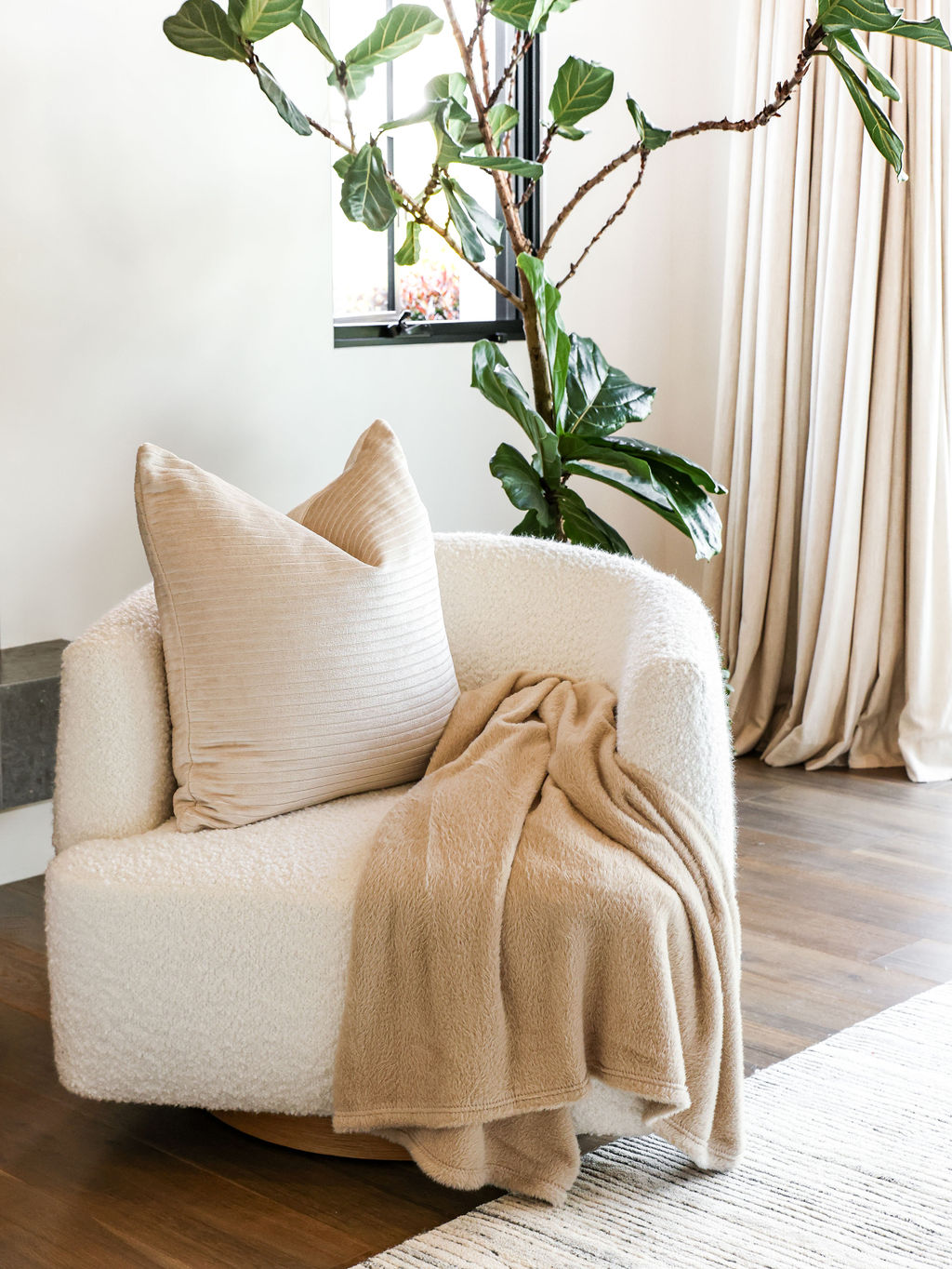 A Guide to Bedding & Linen Product Photography with Jennifer Adams ...